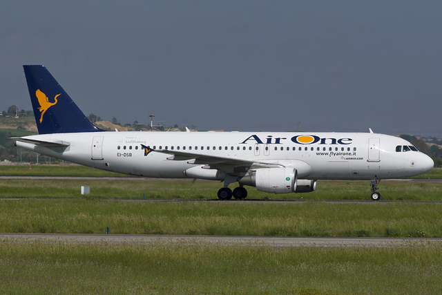 Megszűnik az Air One