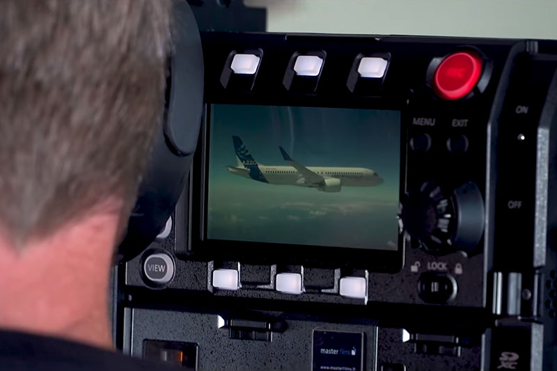 Így készülnek az Airbus lélegzetelállító air to air videói