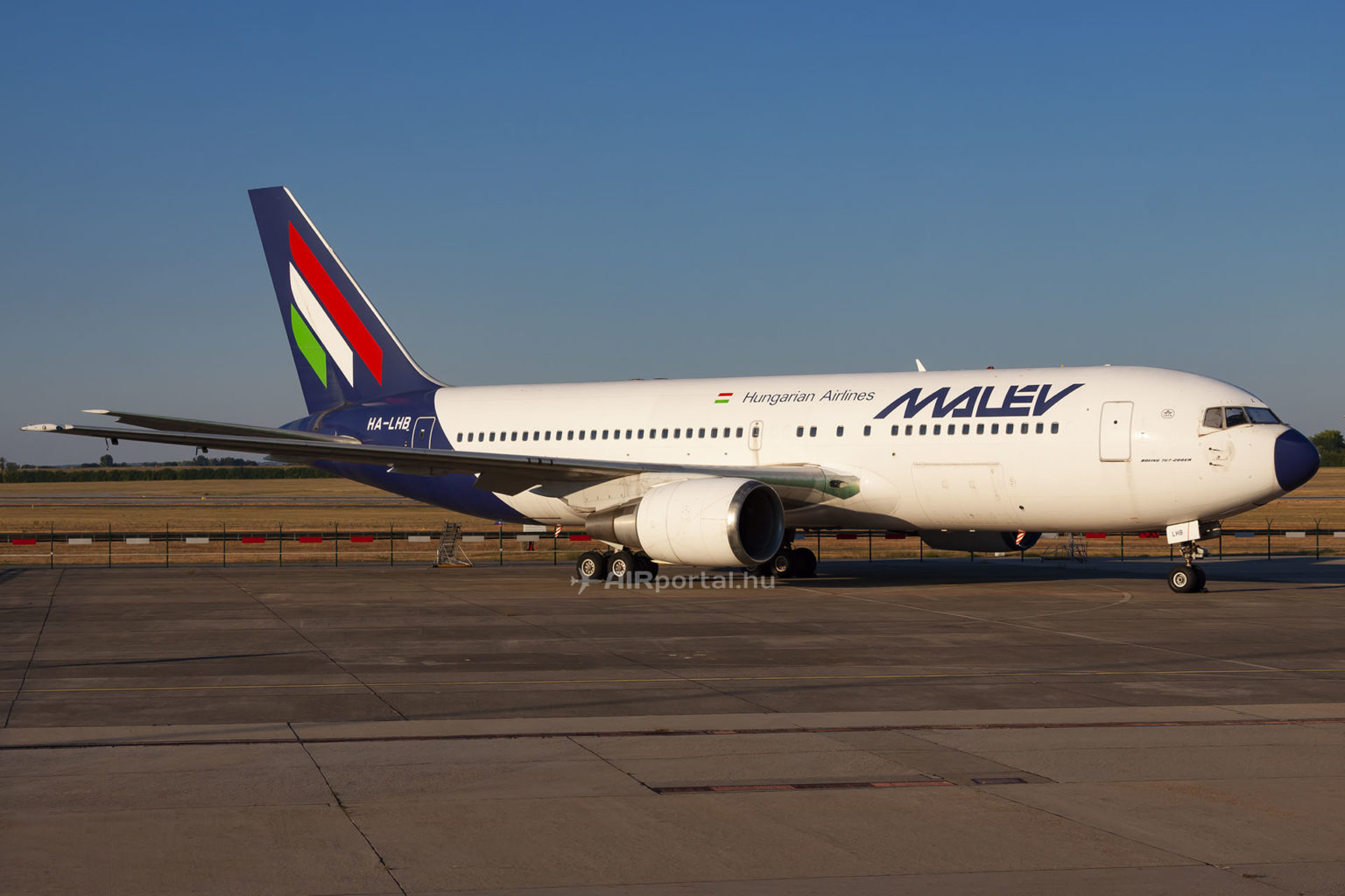 A csőd után 11 évvel is a világ több pontján repülnek az egykori Malév ...