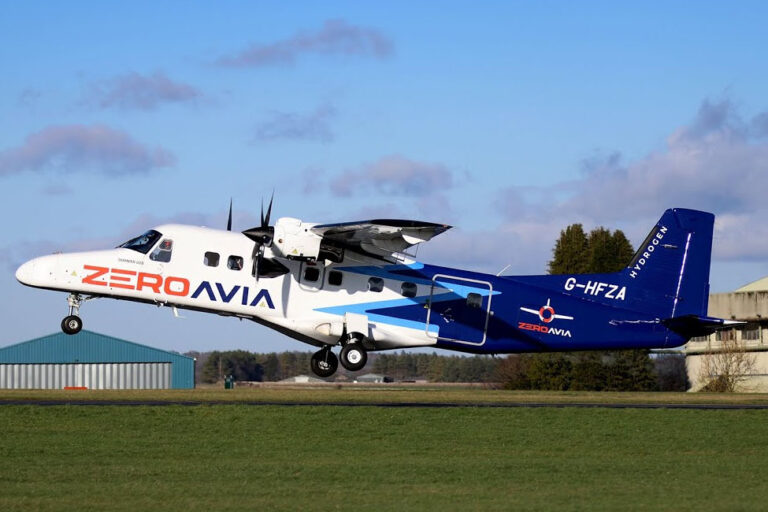 Először repült a ZeroAvia hidrogén-elektromos hajtáslánccal felszerelt ...