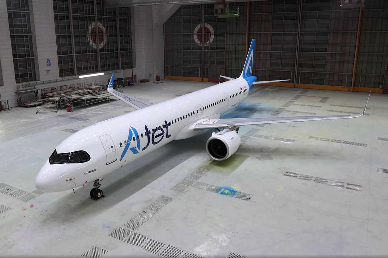 Elkészült az Ajet első repülőgépének festése