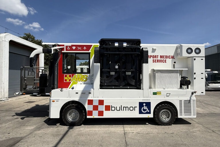 Modern ambulift segíti az akadálymentes utaskiszolgálást Ferihegyen